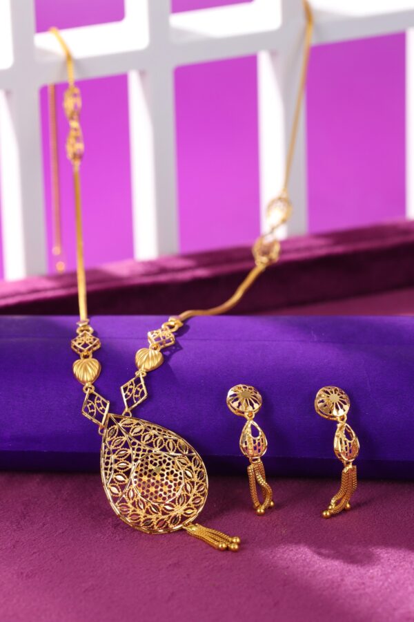 Layali Kuwait |Gold Necklace Set - Taqwa Jewellers